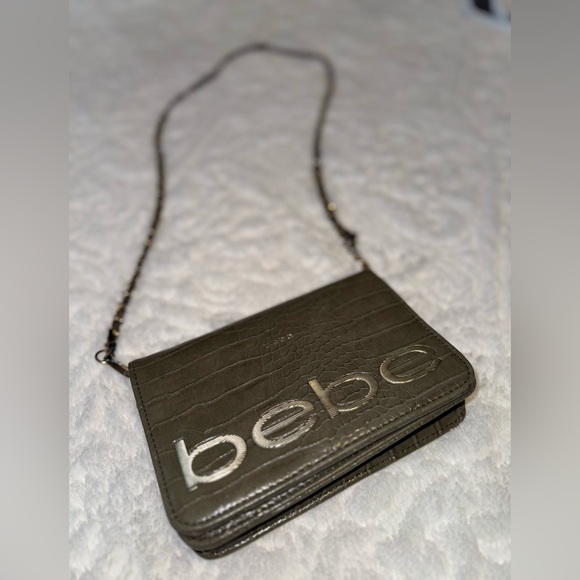 bebe | Bags | Bebe Green Crossbody Bag With Chain Strap | Poshmark